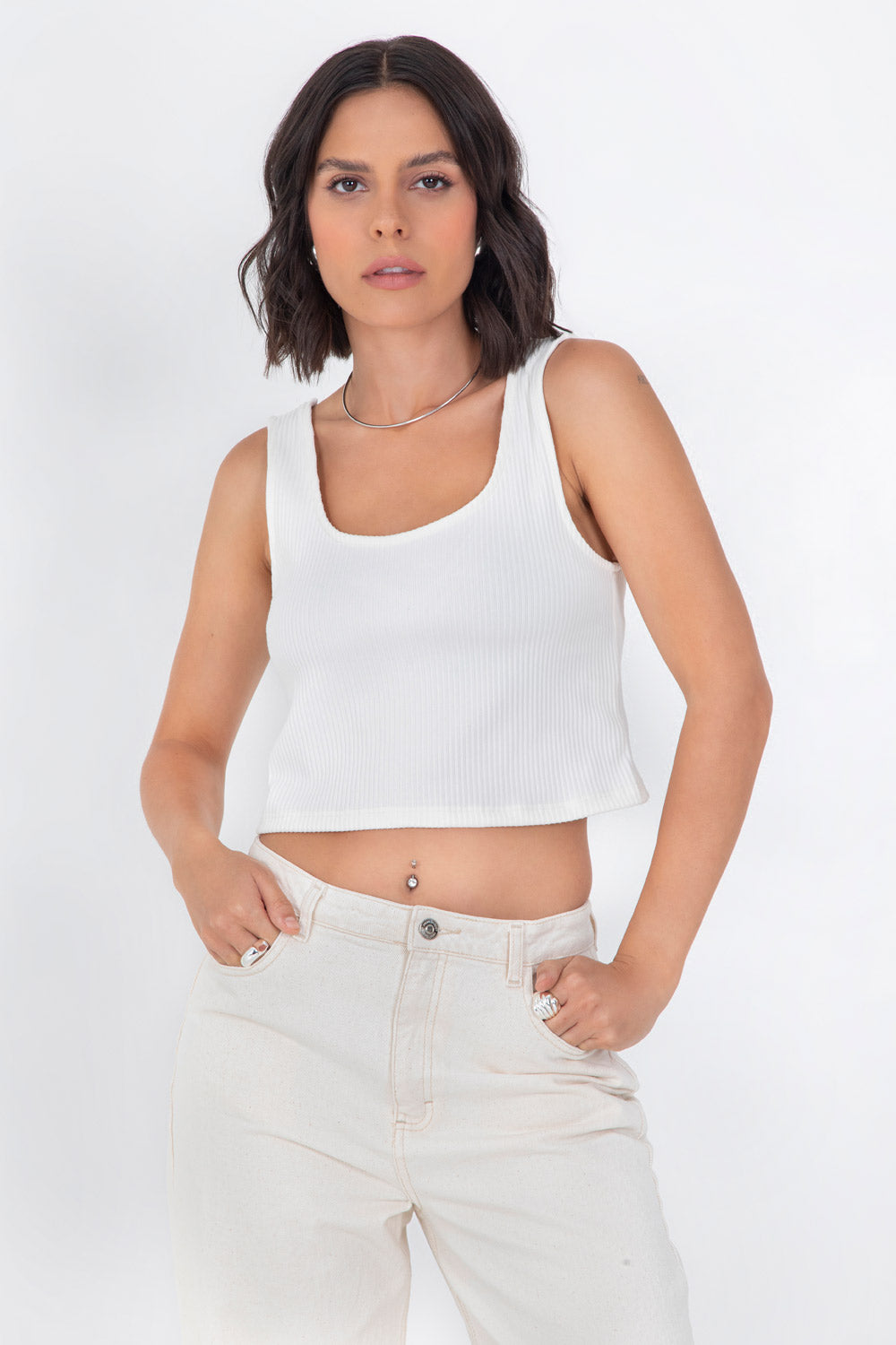 Top corto canalé básico de fit recto ivory – HIGHSTREET